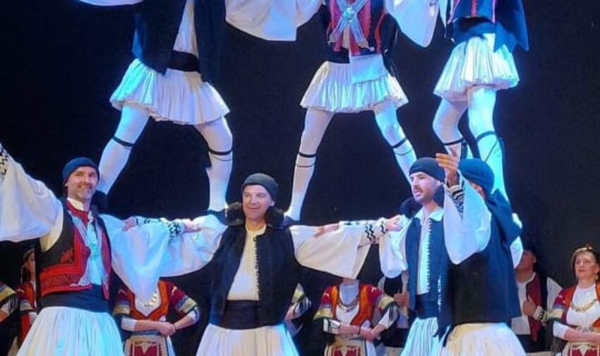 Εντυπωσιακή η παράσταση “Φουστανέλα με γαζί” από τον ΧΟΤ - TrikalaLife